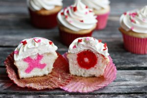 30 Surprise-Inside Cake Ideas (with pictures & recipes)