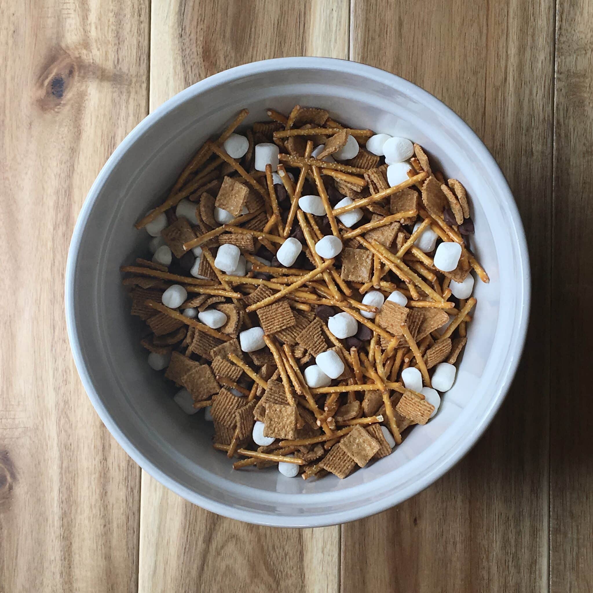 Easy Smore's Snack Mix - Fast, Easy No Bake Recipe ⋆ Listotic
